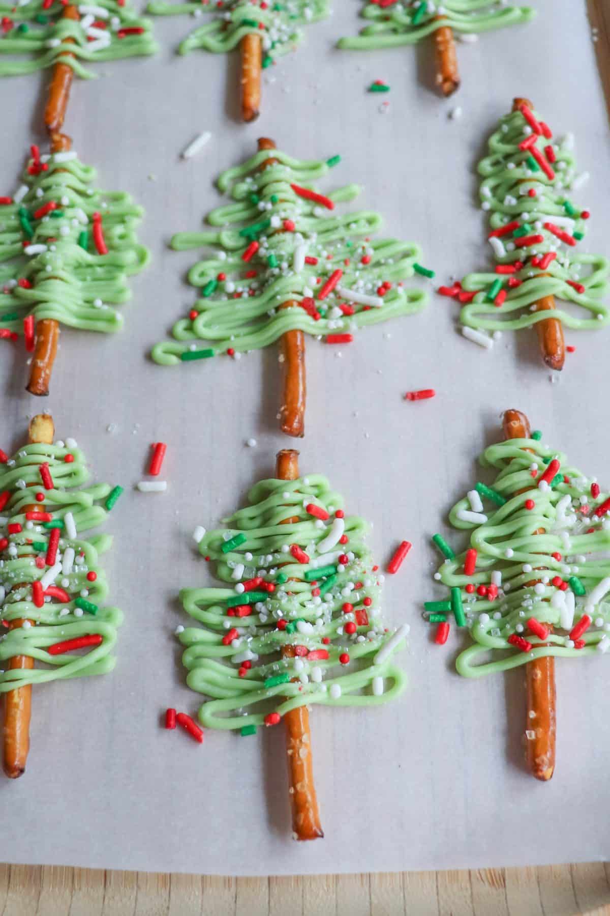 Christmas Tree Chocolate Pretzel Recipe » Homemade Heather