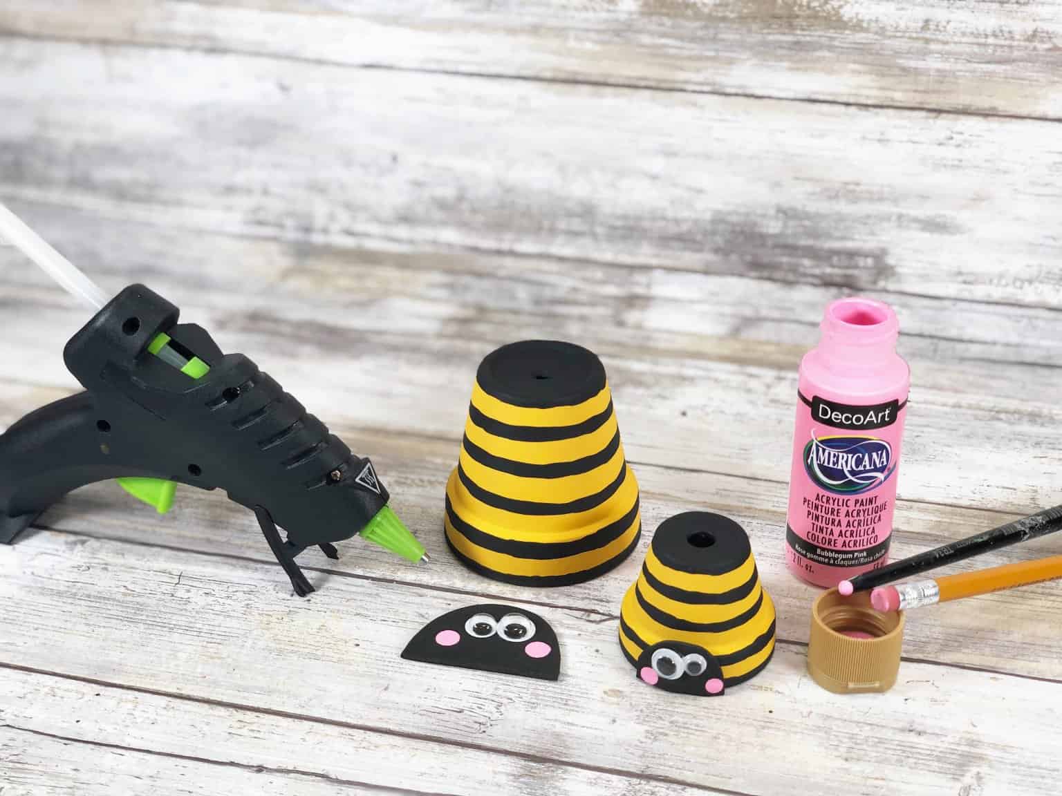 Plant Pot Bee Craft » Homemade Heather