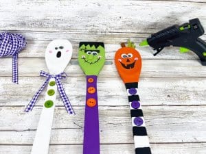 Wooden Halloween Spoons Craft » Homemade Heather