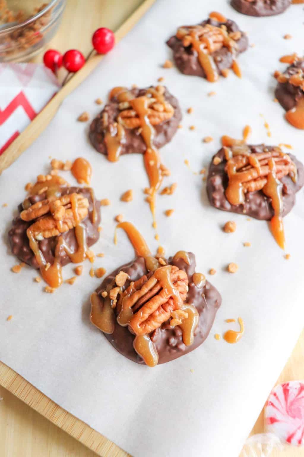 Caramel Pecan Crockpot Turtle Candy Recipe » Homemade Heather